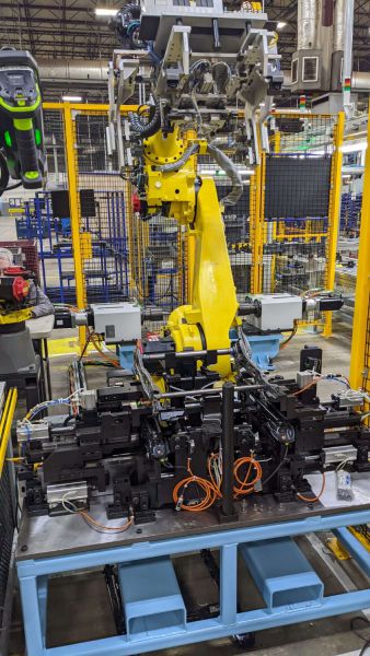 Robotic Material Handling Automation - Stryver Manufacturing, Inc.